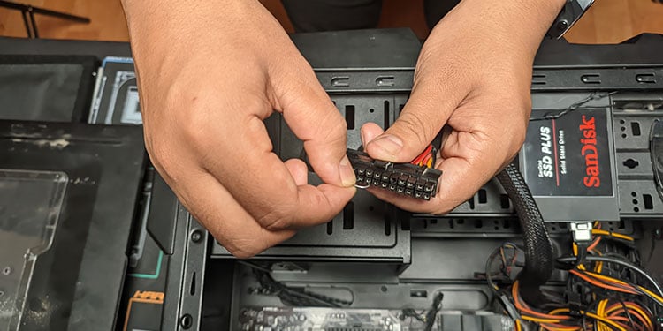 ¿Por qué mi computadora no enciende? Cómo solucionarlo - All Things Windows